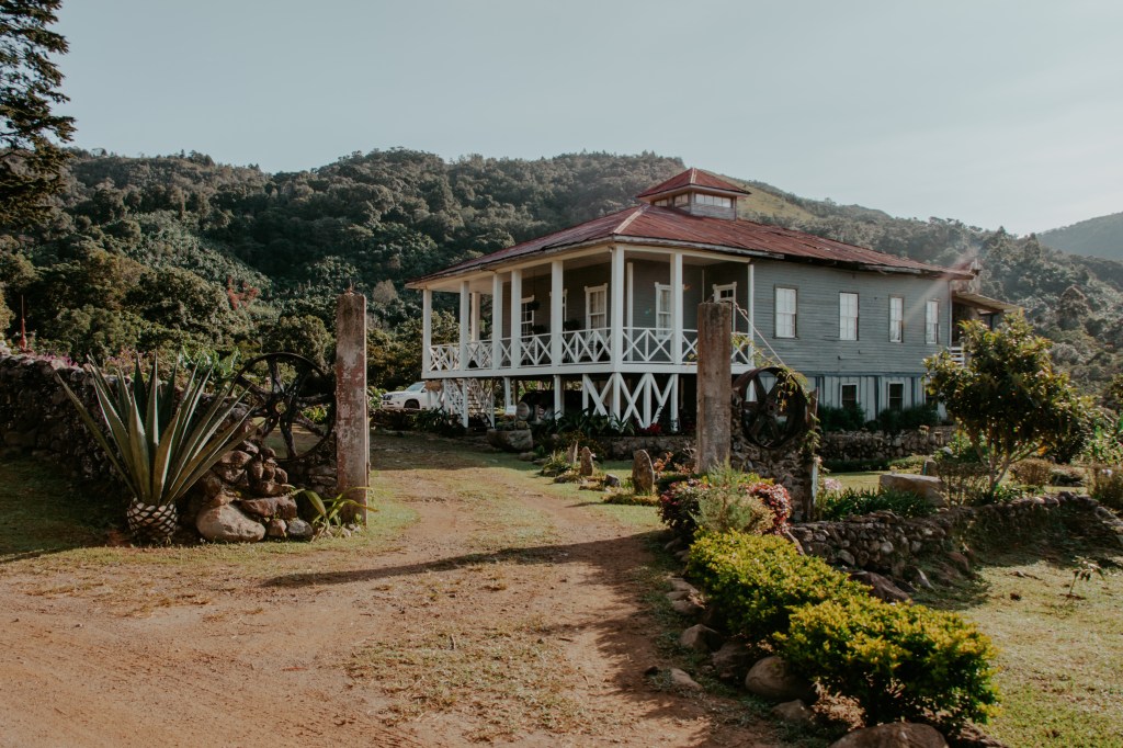 Costa Rican Farmhouse Experience – Las Mercedes Coffee Farm & Hospitality